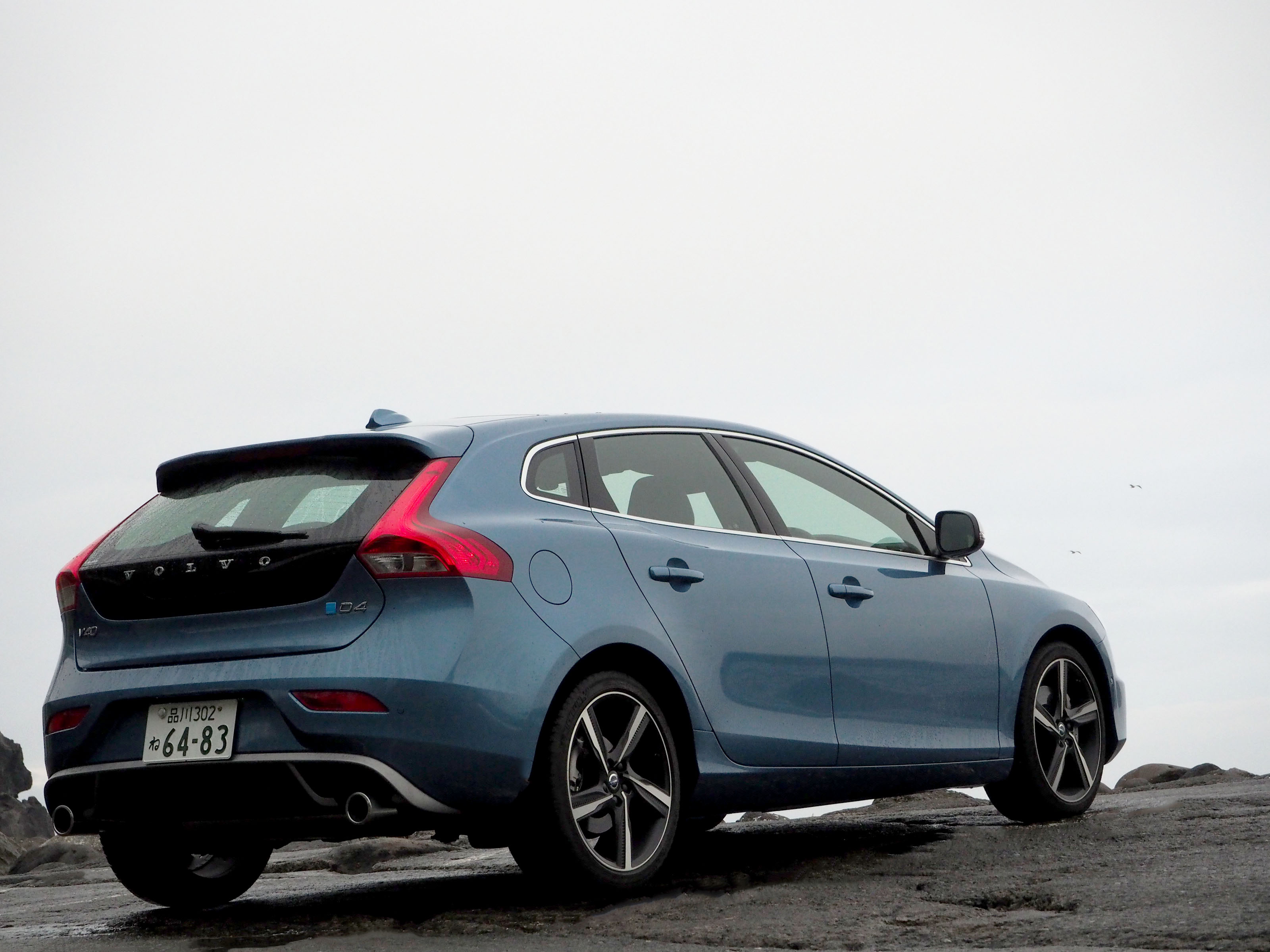 【ボルボV40 D4 Rデザイン試乗】パワフルなディーゼルに、スポーティな足回り＆デザインが好マッチ | ＆GP