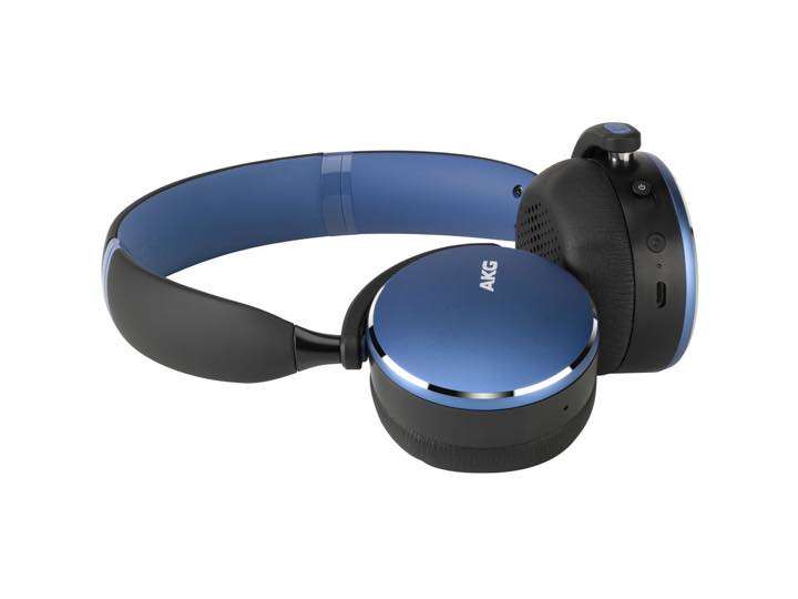 高音質に軽量設計、さらに自動で再生/停止もしてくれるAKGの快適ヘッドホン | ＆GP - Part 2