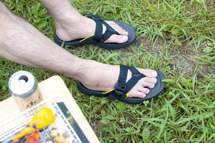 日常からフィールドやBBQまで毎日履きたくなる大人のトングサンダル5選 | ＆GP - Part 2