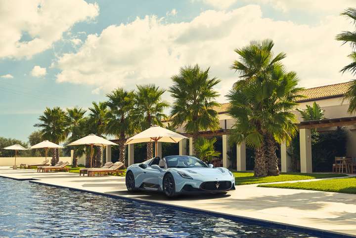 車高が低くてフルオープン！走りが楽しいマセラティ「MC20チェロ」は人生を楽しむための1台 | ＆GP