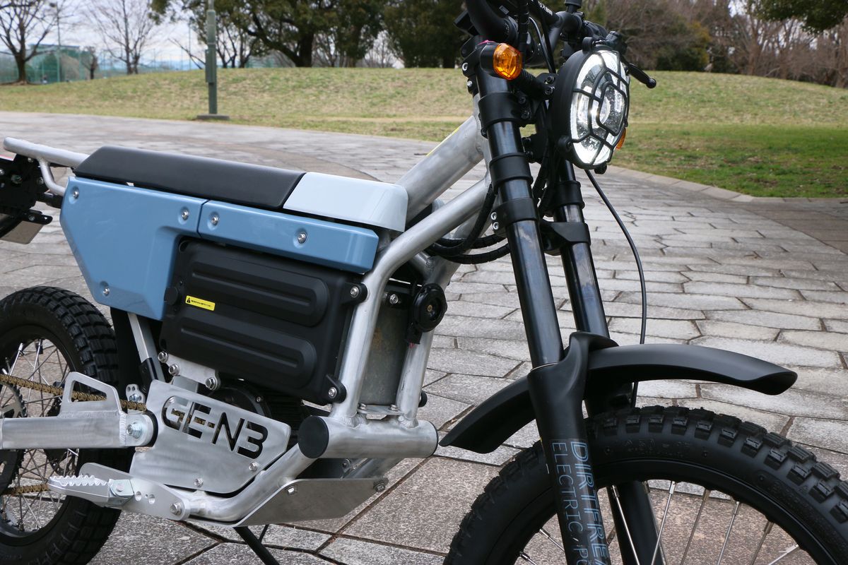 これだけ遊べるなら原付一種の電動バイクも面白い！ そう思えたダートフリーク「GE-N3」 | GoodsPress Web
